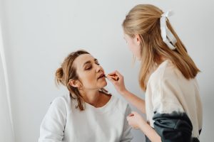 5 Best Lipsticks for Blondes in 2026