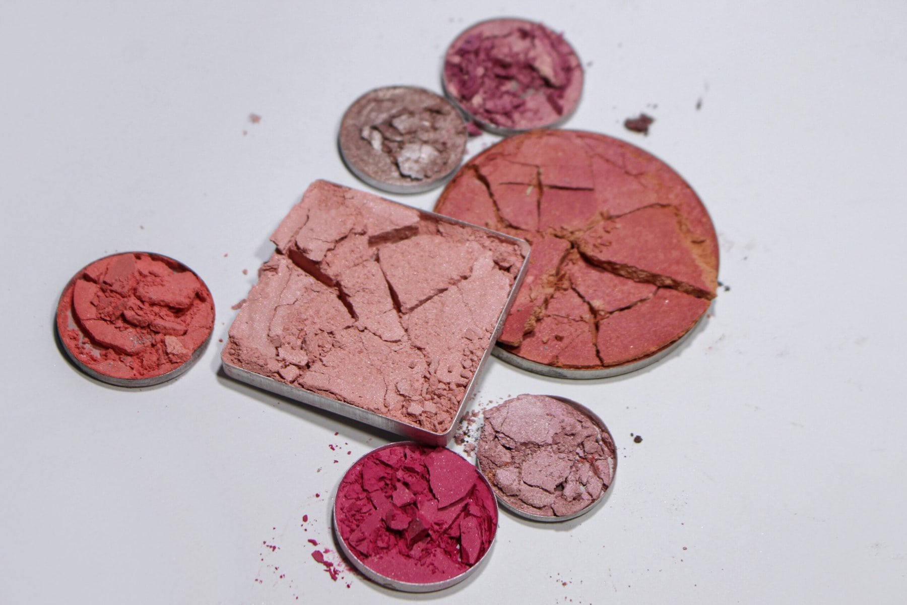 Best Ideas On How To Fix Broken Eyeshadow - 2024 Tips